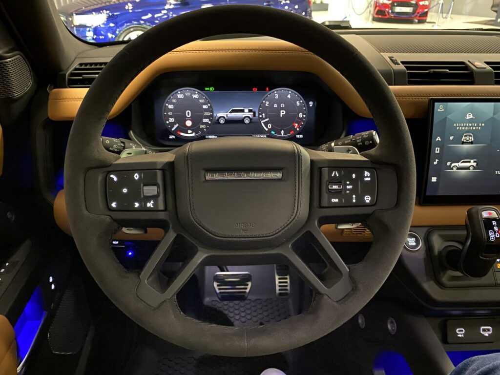 LAND ROVER DEFENDER URBAN EDITION - RS Premium Car | Venta de coches de ...