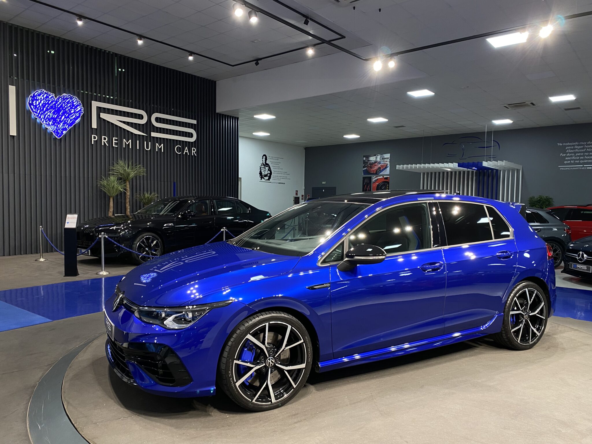 VOLKSWAGEN GOLF R - RS Premium Car | Venta de coches de alta gama