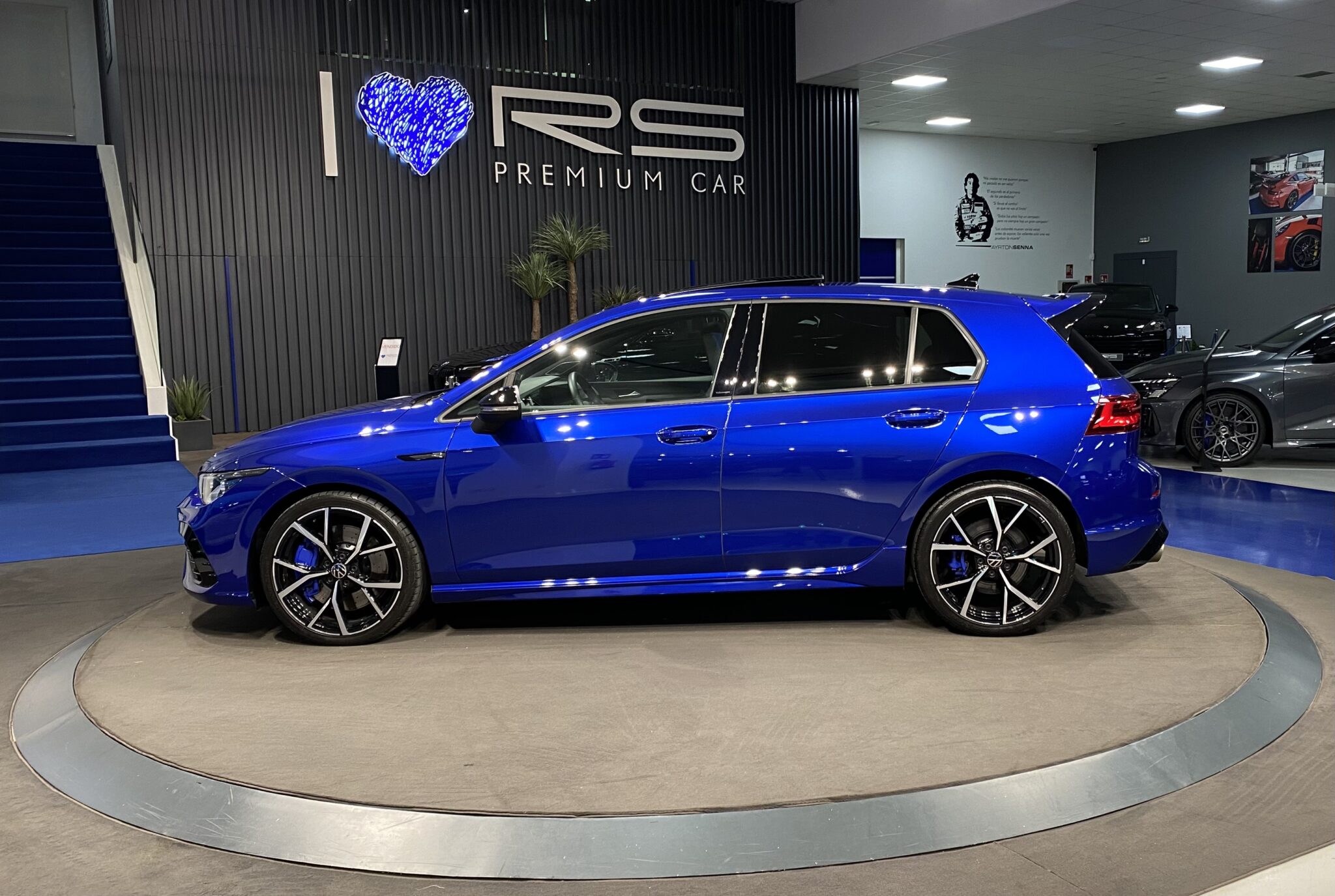 VOLKSWAGEN GOLF R - RS Premium Car | Venta de coches de alta gama